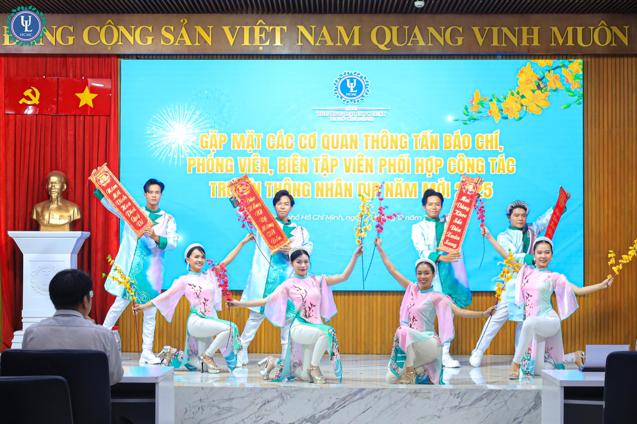 Gặp mặt các cơ quan thông tấn báo chí, phóng viên, biên tập viên phối hợp công tác truyền thông ...